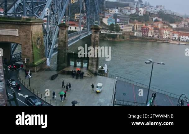 Ponti di Don Luis I - rail, road and pedestrian bridge over the Douro ...