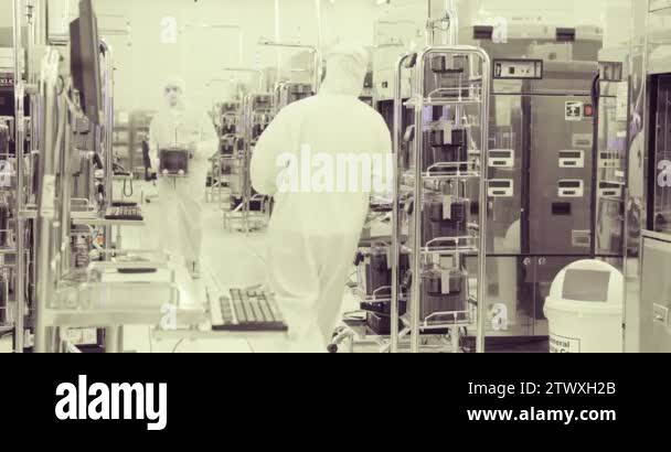 Clean room manufacturing of silicon wafers for the semiconductors ...