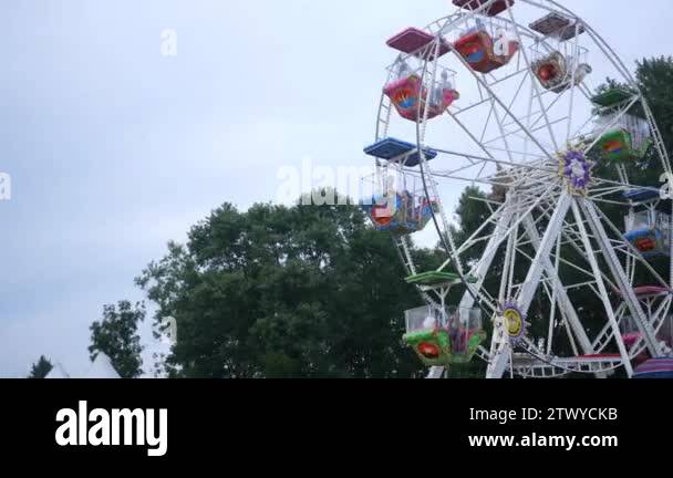Ferris wheel carts Stock Videos & Footage - HD and 4K Video Clips - Alamy