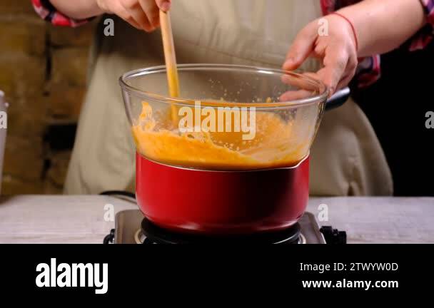 Water bath cooking Stock Videos & Footage - HD and 4K Video Clips - Alamy