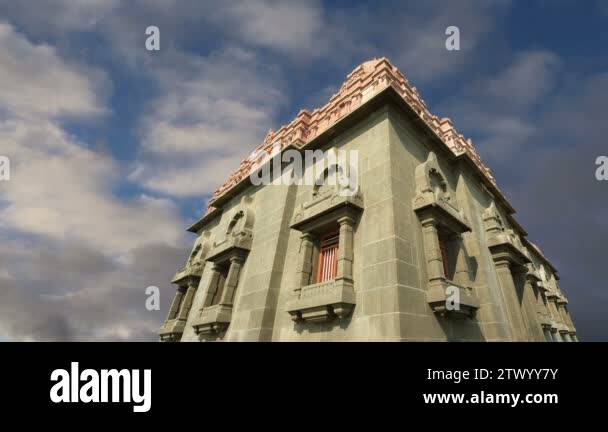 Suchindram temple dedicated to the gods Shiva, Vishnu and Brahma ...