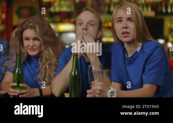 Teenage fans Stock Videos & Footage - HD and 4K Video Clips - Alamy