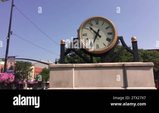 Small town america street clock Stock Videos & Footage - HD and 4K ...