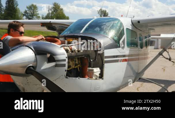 Engineer servicing aircraft engine Stock Videos & Footage - HD and 4K ...