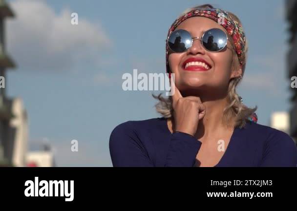 Thinking woman Stock Videos & Footage - HD and 4K Video Clips - Alamy