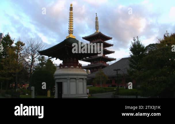 Samurai buildings Stock Videos & Footage - HD and 4K Video Clips - Alamy