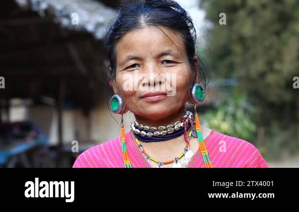 Kayaw tribe Stock Videos & Footage - HD and 4K Video Clips - Alamy