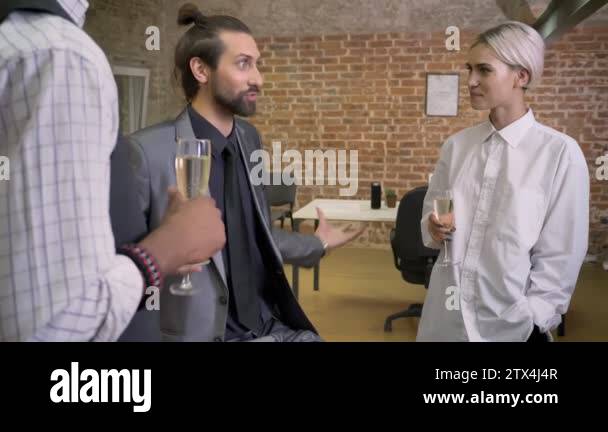 Body language office Stock Videos & Footage - HD and 4K Video Clips - Alamy