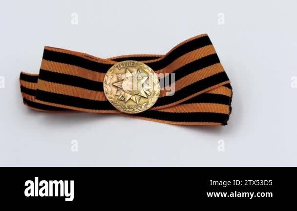 Commemorative copper badge released for the 70th anniversary of victory ...