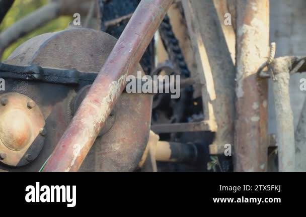 Revolving mechanism Stock Videos & Footage - HD and 4K Video Clips - Alamy