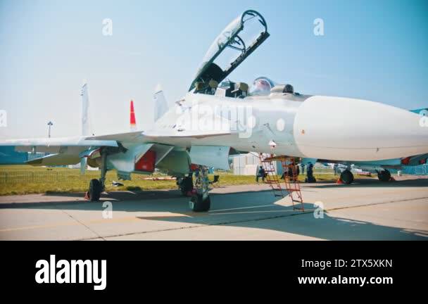 Classic fighter jet Stock Videos & Footage - HD and 4K Video Clips - Alamy