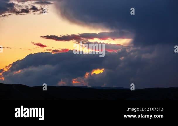 Dynamic sunset colors Stock Videos & Footage - HD and 4K Video Clips ...