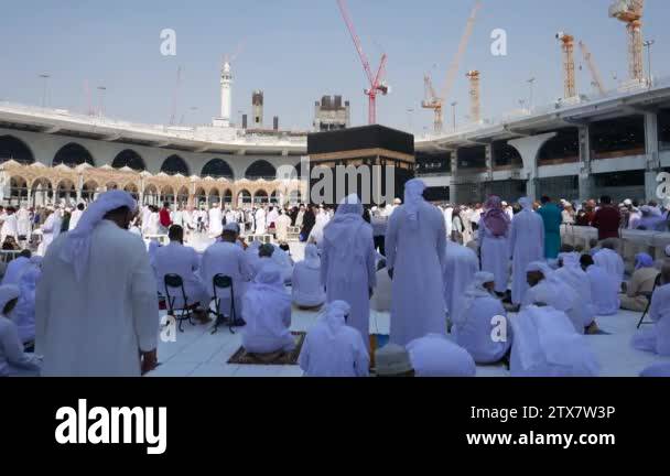 MECCA, SAUDI ARABIA-DECEMBER 2016 : Muslim pilgrims pray and ...