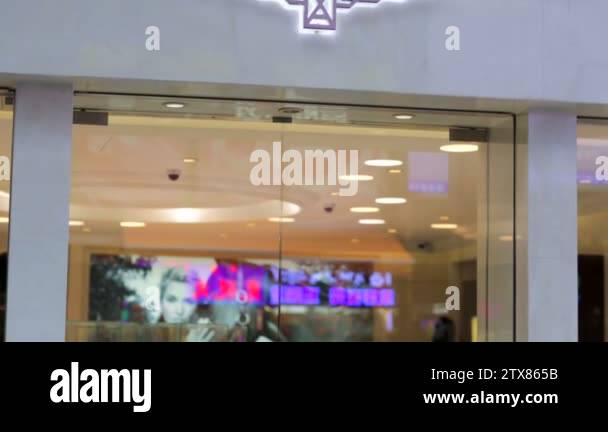 Longines store Stock Videos & Footage - HD and 4K Video Clips - Alamy