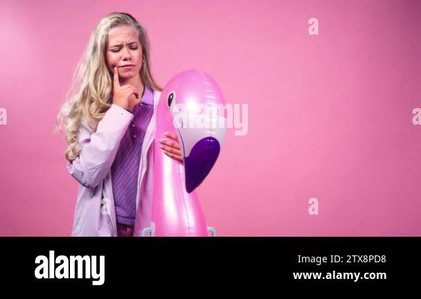 Confused animal Stock Videos & Footage - HD and 4K Video Clips - Alamy