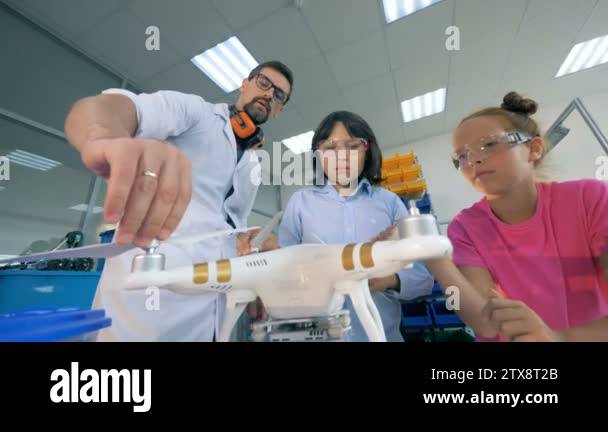 Explore technology Stock Videos & Footage - HD and 4K Video Clips - Alamy