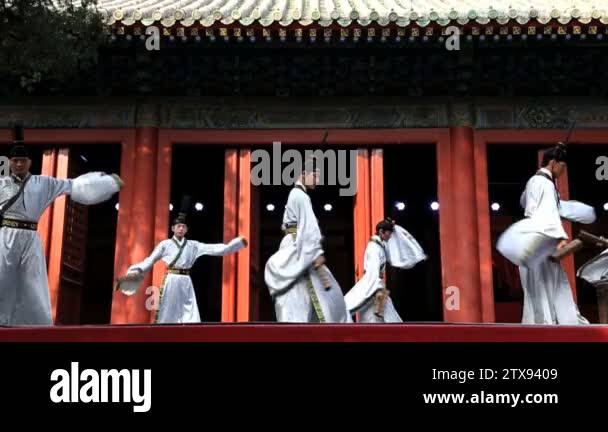 Chinese dancers in traditional costume Stock Videos & Footage - HD and ...