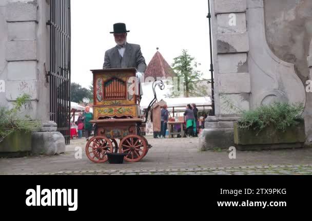 Street organ Stock Videos & Footage - HD and 4K Video Clips - Alamy