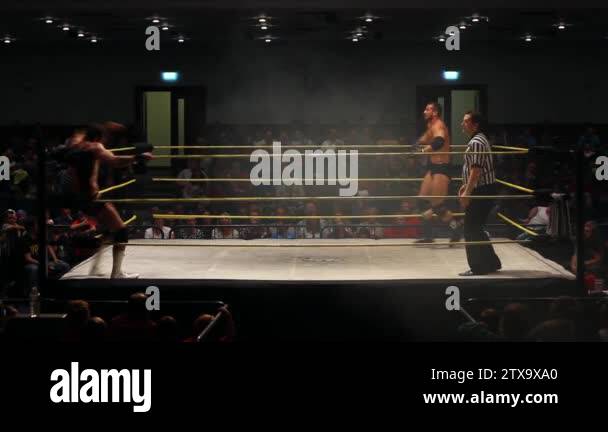 Wrestling wrestling Stock Videos & Footage - HD and 4K Video Clips - Alamy