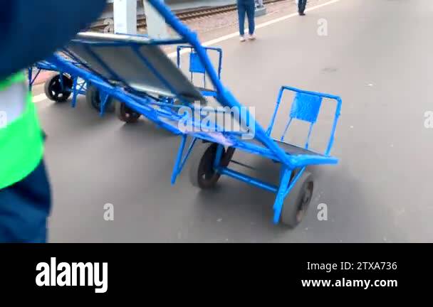 Railway trolleys Stock Videos & Footage - HD and 4K Video Clips - Alamy
