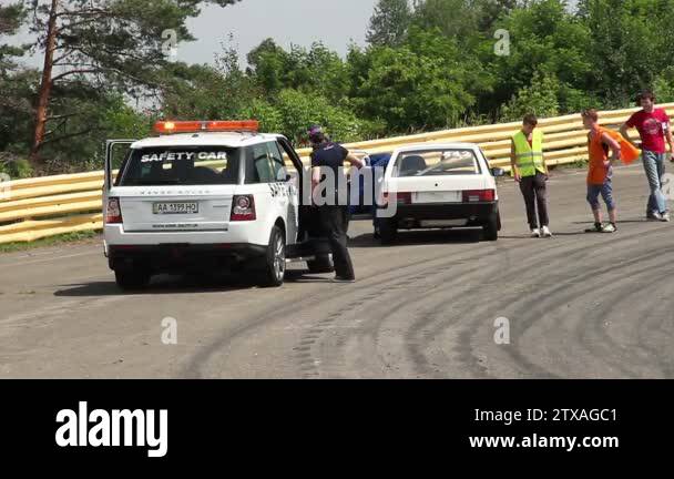 Car failure Stock Videos & Footage - HD and 4K Video Clips - Alamy