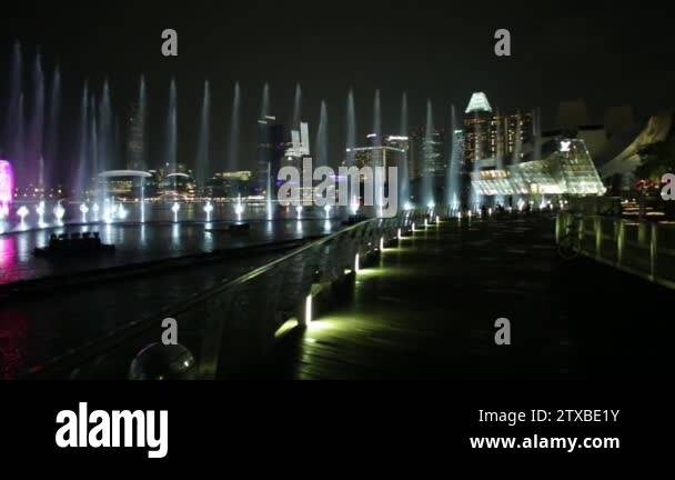 Singapore Spectra fountains from jetty Stock Video Footage - Alamy