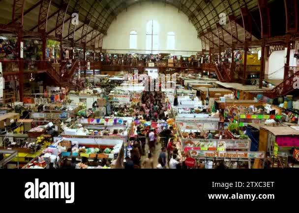 Time lapse in one of the most emblematic markets of the city of ...