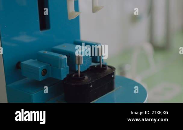 Laboratory device for determining the falling number value grains of ...