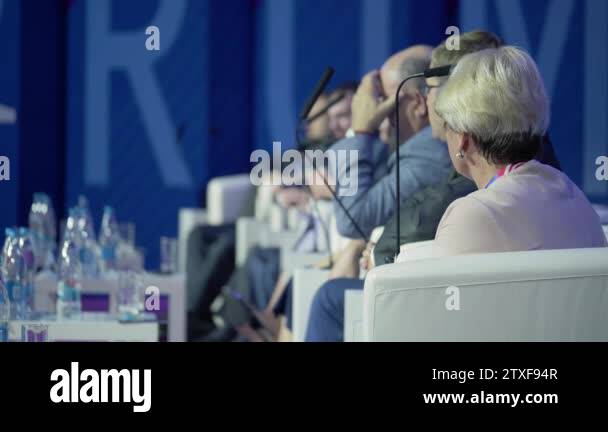 Press discussion Stock Videos & Footage - HD and 4K Video Clips - Alamy