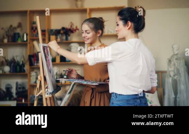 Women in art class Stock Videos & Footage - HD and 4K Video Clips - Alamy