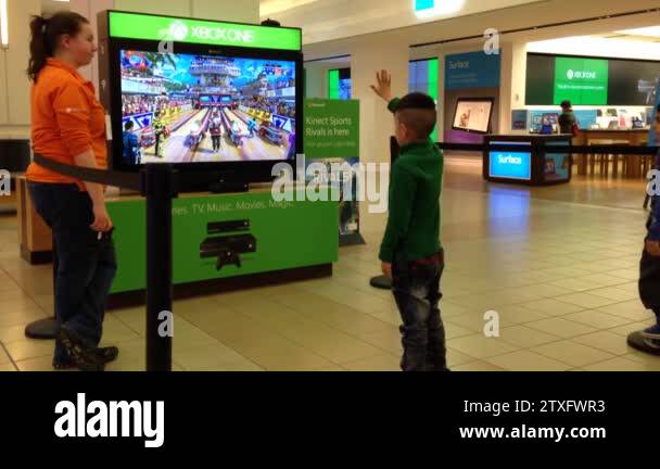 Xbox game Stock Videos & Footage - HD and 4K Video Clips - Alamy