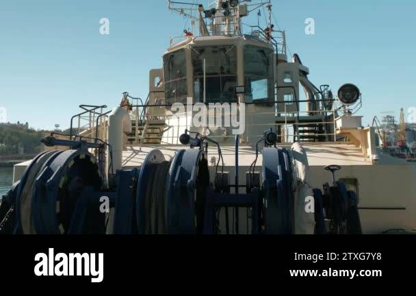 Push towing boat Stock Videos & Footage - HD and 4K Video Clips - Alamy