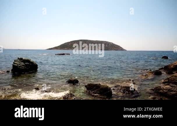 Seashore vawes rocks Stock Videos & Footage - HD and 4K Video Clips - Alamy