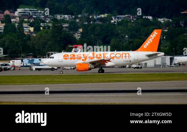 Easyjet airbus a319 gate Stock Videos & Footage - HD and 4K Video Clips ...