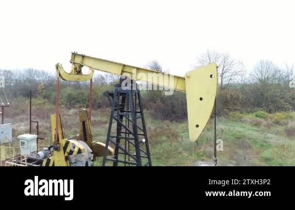 Pump for pumping oil or gas. Oil rig, extraction of hydrocarbons Stock ...