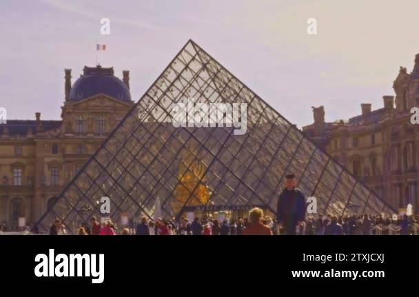 French museum gallery Stock Videos & Footage - HD and 4K Video Clips ...