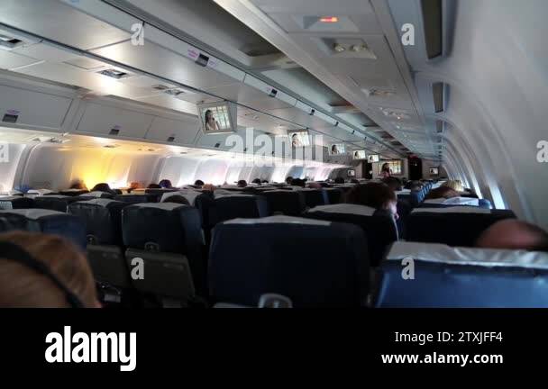 Boeing 767 interior Stock Videos & Footage - HD and 4K Video Clips - Alamy