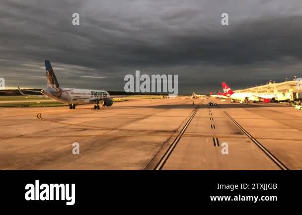 Airplane on runway in airport Stock Videos & Footage - HD and 4K Video ...