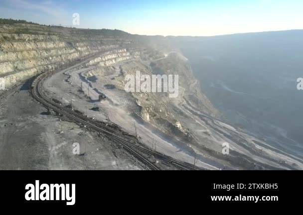 Parallel move Stock Videos & Footage - HD and 4K Video Clips - Alamy