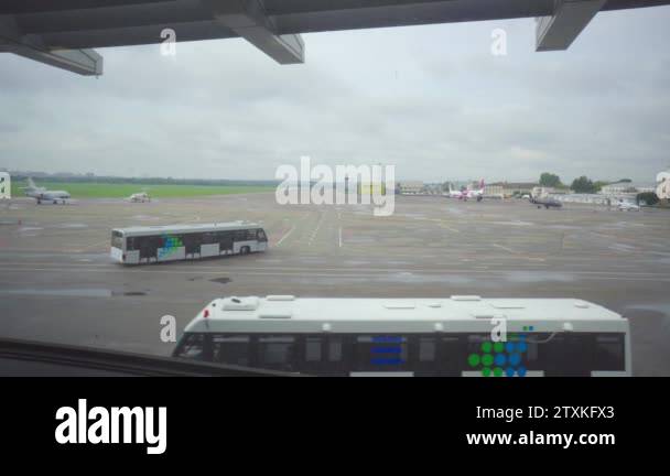 Change buses Stock Videos & Footage - HD and 4K Video Clips - Alamy