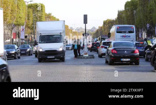 Paris, France - October 16, 2018: Busy Heavy Traffic On Avenue Des ...