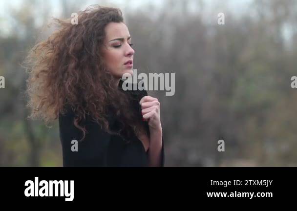 Freezing outside Stock Videos & Footage - HD and 4K Video Clips - Alamy