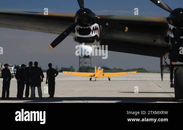 View under wing and Merlin Engine of Avro Lancaster Bomber to DE ...