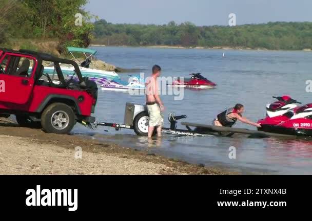 Loading jet Stock Videos & Footage - HD and 4K Video Clips - Alamy