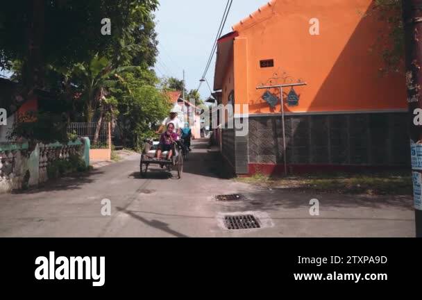 Cycle rickshaw canopy Stock Videos & Footage - HD and 4K Video Clips ...