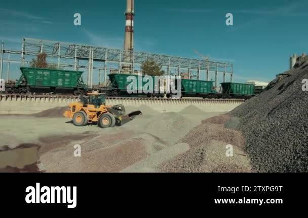 Work trains Stock Videos & Footage - HD and 4K Video Clips - Alamy