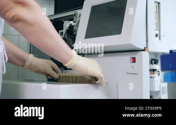 Lab expert Stock Videos & Footage - HD and 4K Video Clips - Alamy