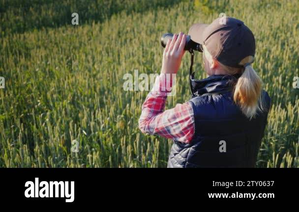 Female huntsman Stock Videos & Footage - HD and 4K Video Clips - Alamy