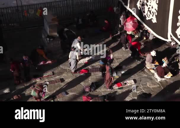 Buddhist monks tibet Stock Videos & Footage - HD and 4K Video Clips - Alamy