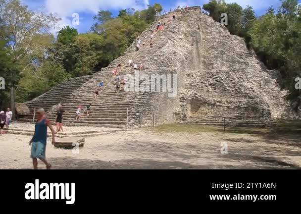 Nohoch pyramid Stock Videos & Footage - HD and 4K Video Clips - Alamy